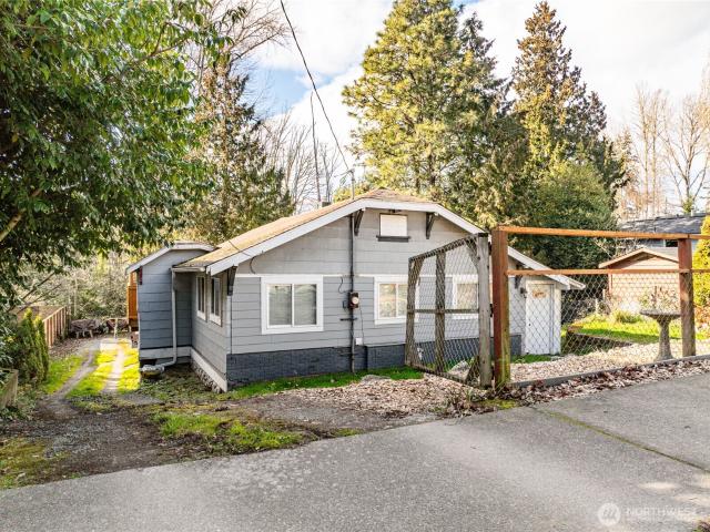 4549 26th Avenue SW