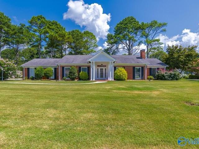 4540 Arrowhead Dr SE, Decatur, AL 35603