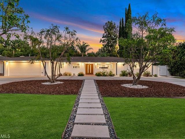 4540 Del Moreno Dr, Woodland Hills, CA 91364