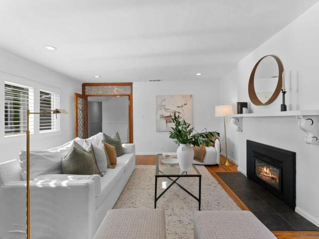 4540 E Talmadge Drive, San Diego, US, CA