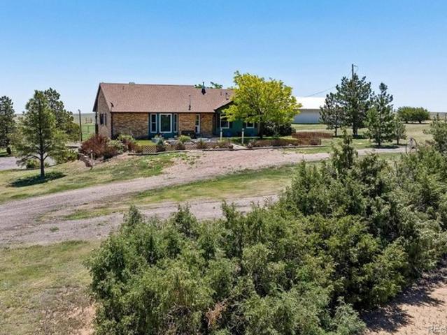 45412 Sun Country Dr, Elizabeth, CO 80107