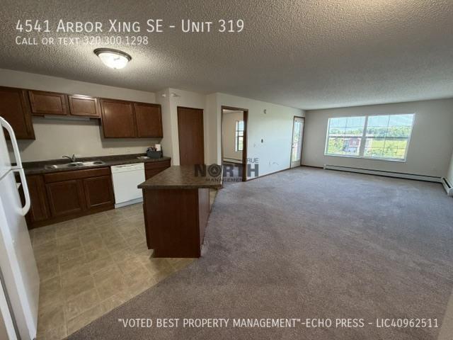 4541 Arbor Xing SE, 3 beds, 2 full baths