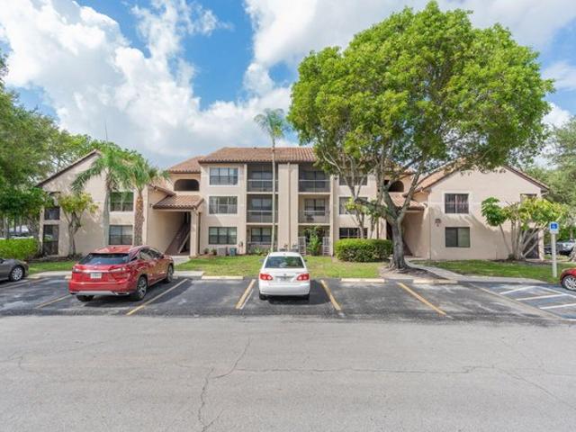4541 W McNab Rd, Pompano Beach, FL 33069