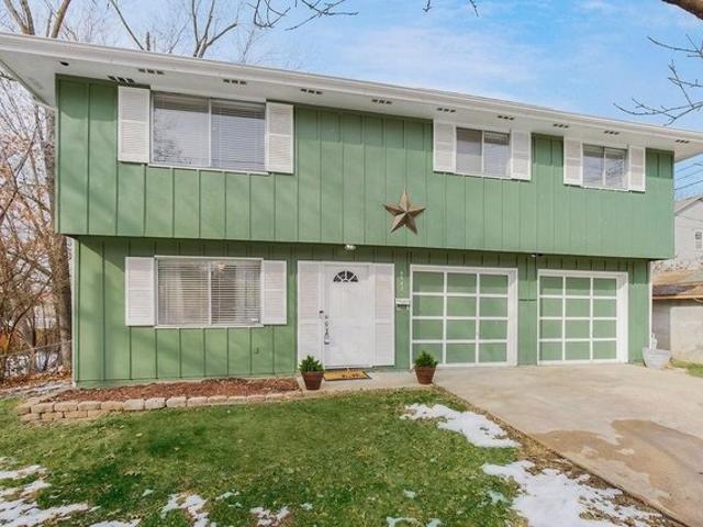 4542 W 50th St, Roeland Park, KS 66205