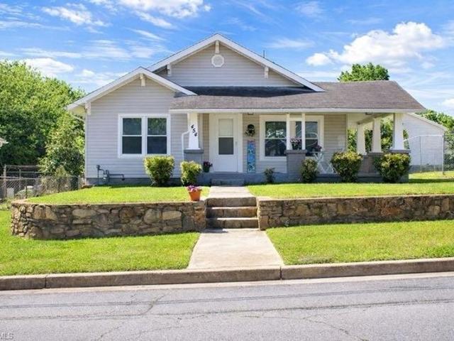 454 24th St W, Winston Salem, NC 27105