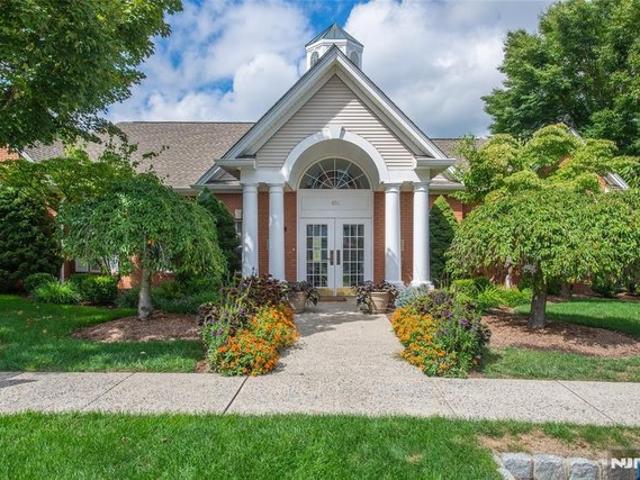 454 Cambridge Dr, Butler, NJ 07405