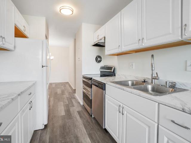 454 Girard Street # 373
