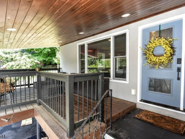 454 Skyline Lake Dr