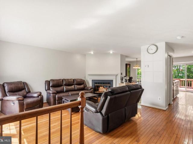 45547 Hutchens Square