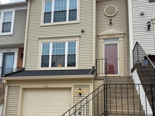 45555 Whitcomb Sq, Sterling, VA 20166