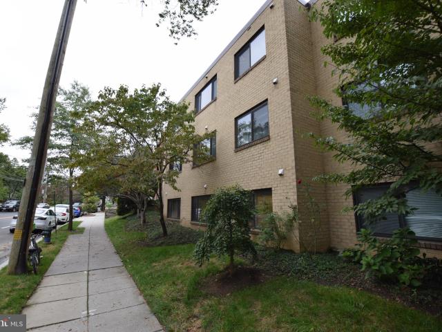 4555 MacArthur Blvd NW, Unit 103, Washington, DC 20007 | MLS #DCDC2254 | Compass