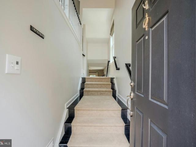 4555 Gossamer Way