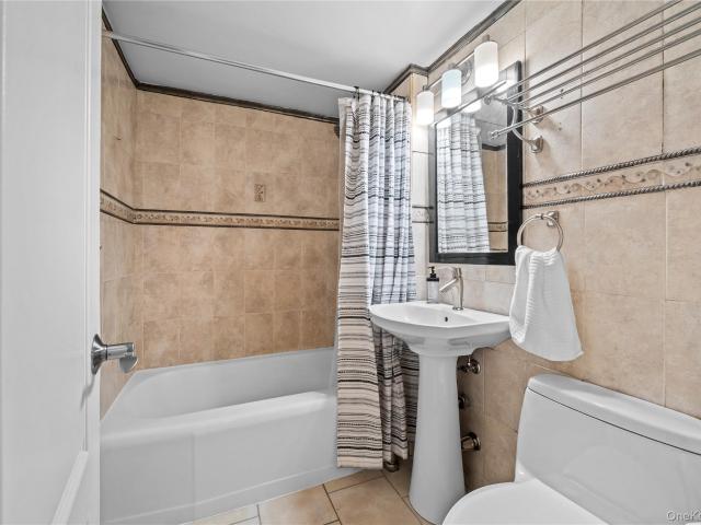 4555 Henry Hudson Parkway West, Unit A908