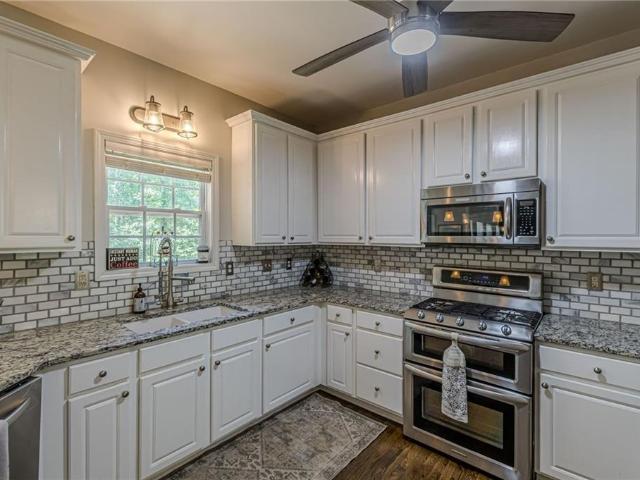 4556 Waldens Farm Court