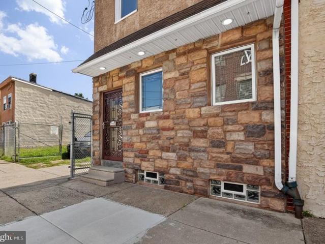 4557 4 Worth St, Philadelphia, PA 19124