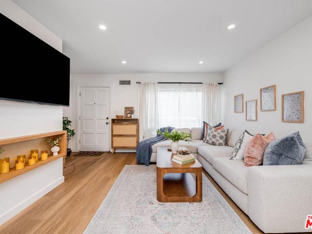 4558 Willis Avenue 121