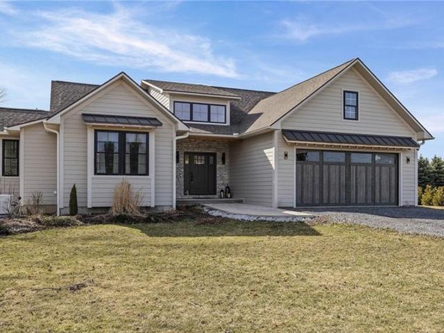 4559 Hoyt Rd, Skaneateles, NY 13152