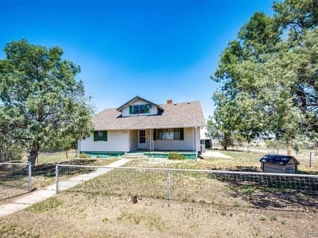 45501 E 38th Ave, Bennett, CO 80102