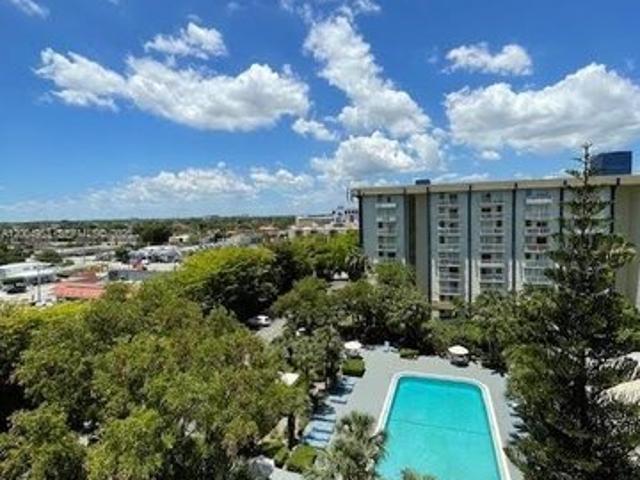 4550 NW 9th St Unit 803E, Miami, FL 33126