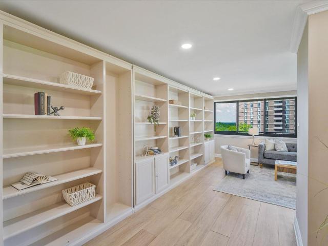 4550 N Park Avenue # 610