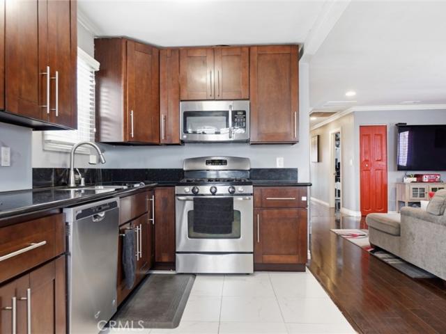 4550 W 153rd