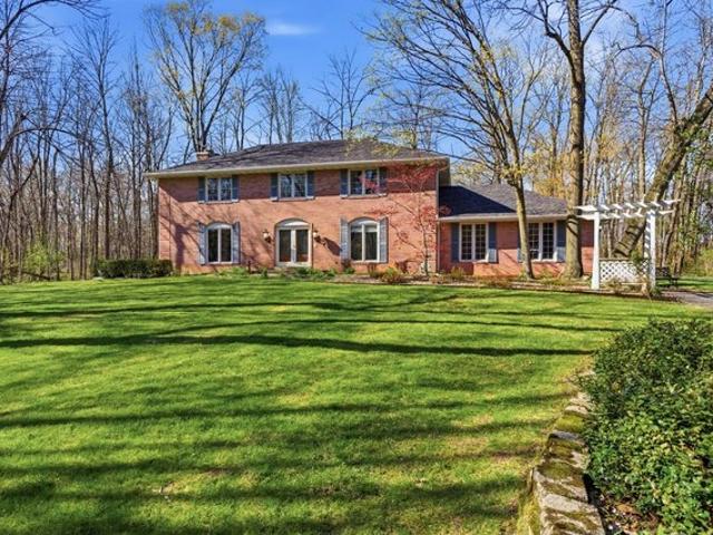 4550 W Thorncrest Dr, Franklin, WI 53132