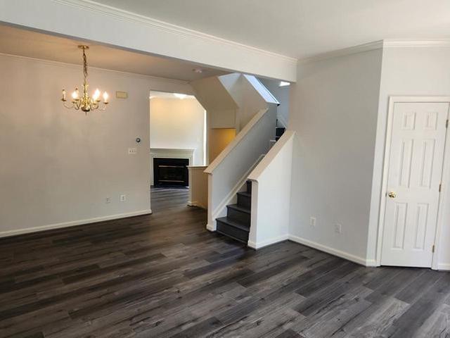 45512 Lakemont Square