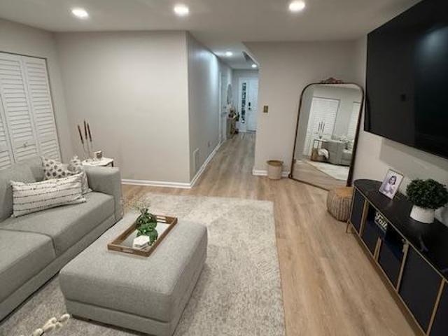 45525 Grand Central Square
