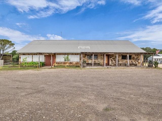4553 Lake Felton Pkwy, Hallsburg, TX 76705