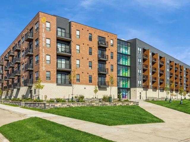 455 16th Ave SE, Cedar Rapids, IA 52401