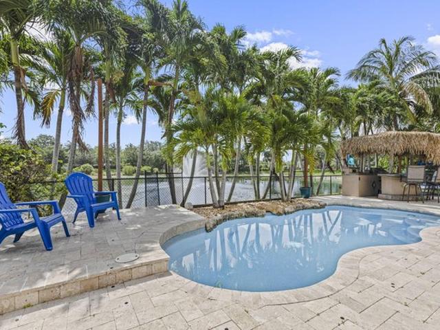 455 Cresta Cir, West Palm Beach, FL 33413