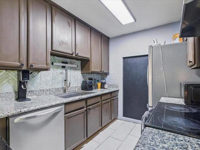 455 Ballantyne Street # 20