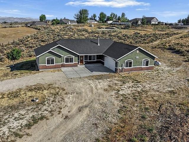 455 Bluejay Dr, Spring Creek, NV 89815