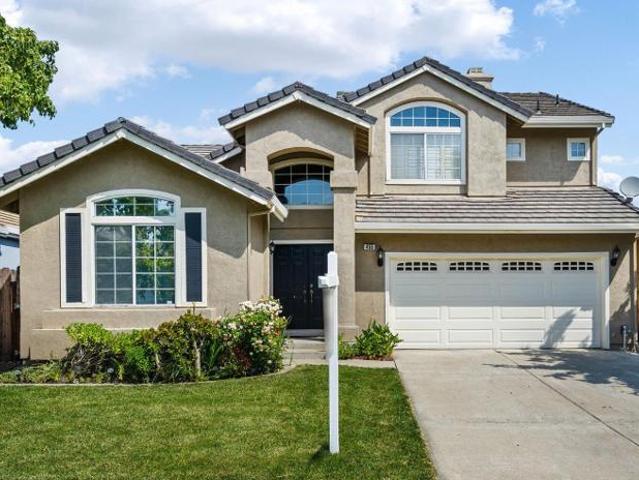 455 Gonzalez St, Tracy, CA 95376