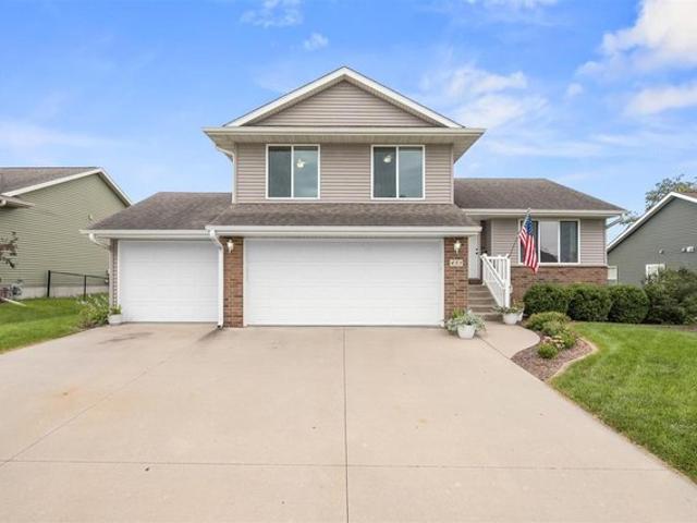 455 E Tartan Dr, North Liberty, IA 52317