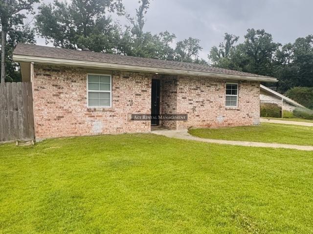 455 Holly St, 2 beds, 1 full bath