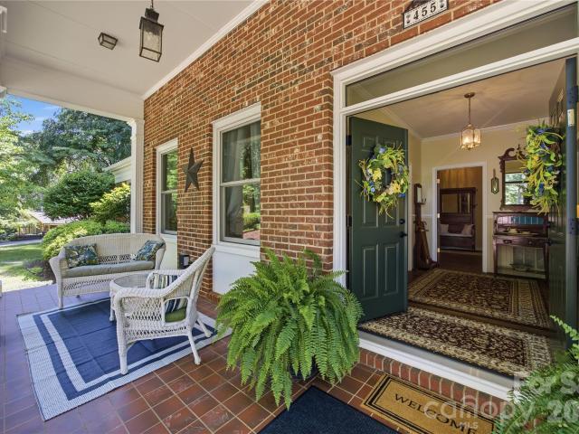 455 Heathcote Drive