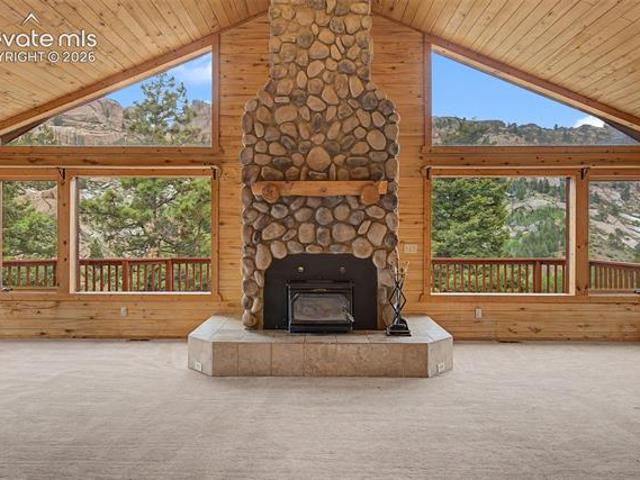 455 Lost Canyon Heights