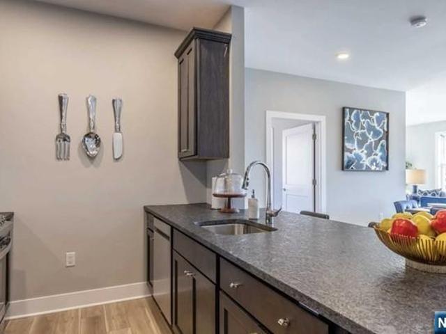 455 Livingston Street # 212