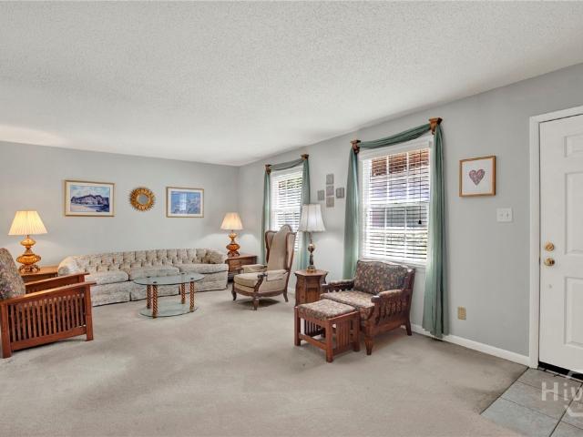455 Mall Boulevard # 6