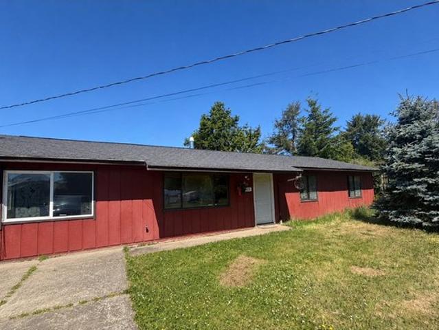 455 Rugh Ln, Lakeside, OR 97449