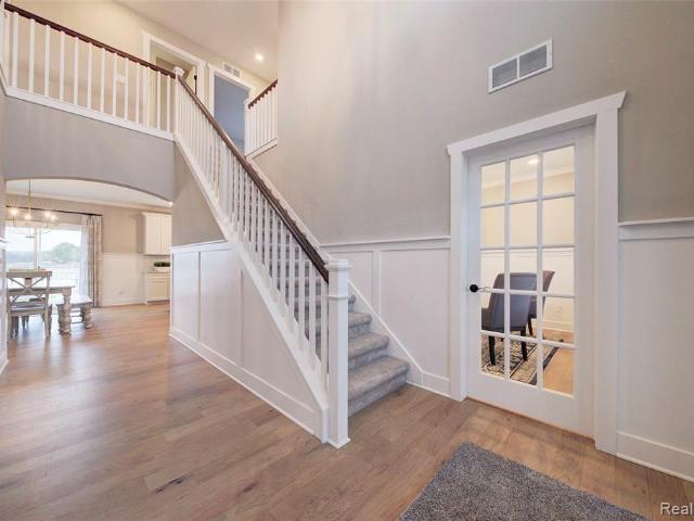 455 Trestle Dr