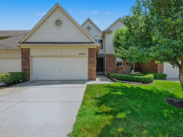 45658 Rathmore St, Macomb Township, MI 48044