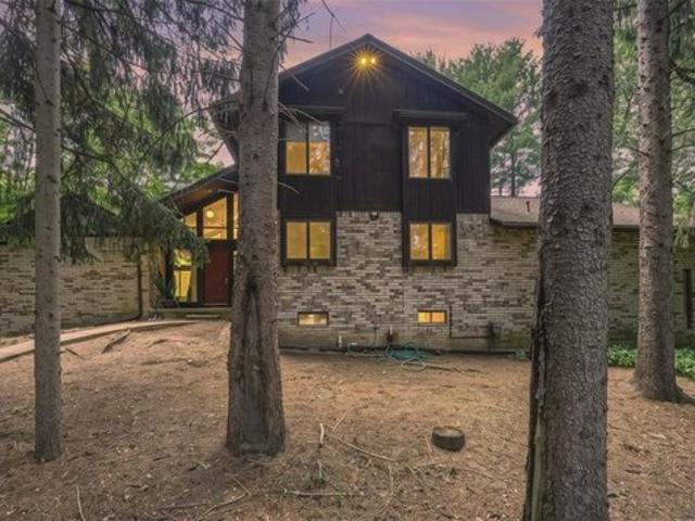 4565 Brookside Rd, Hartland Township, MI 48430