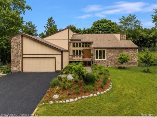 4566 Walden Dr, Bloomfield Hills, MI 48301