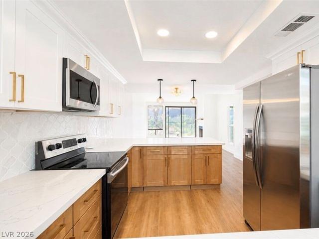 4567 Madreperla St, Las Vegas, NV 89121