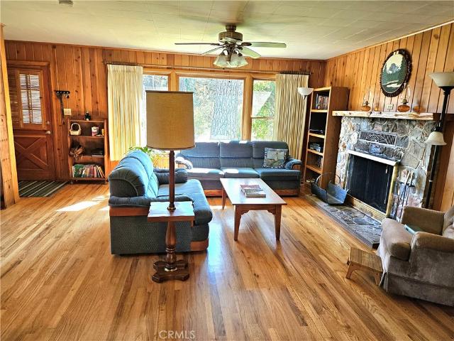 45695 Lauri Lane