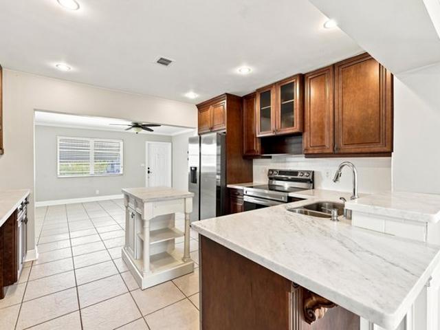4569 NW 16th Ave, Tamarac, FL 33309