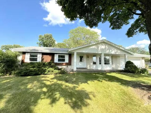 4560 CORAL DR, BROOKFIELD, WI 53045 Single Family Residence Fo.