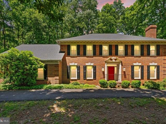 4560 Lynn Forest Dr, Gainesville, VA 20155